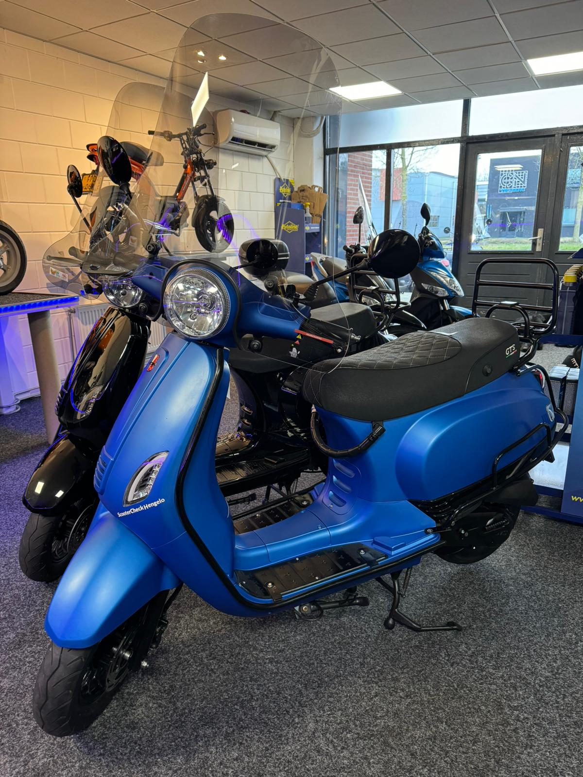 scooter winkel in de buurt. scooter brommer reparatie verkoop ...